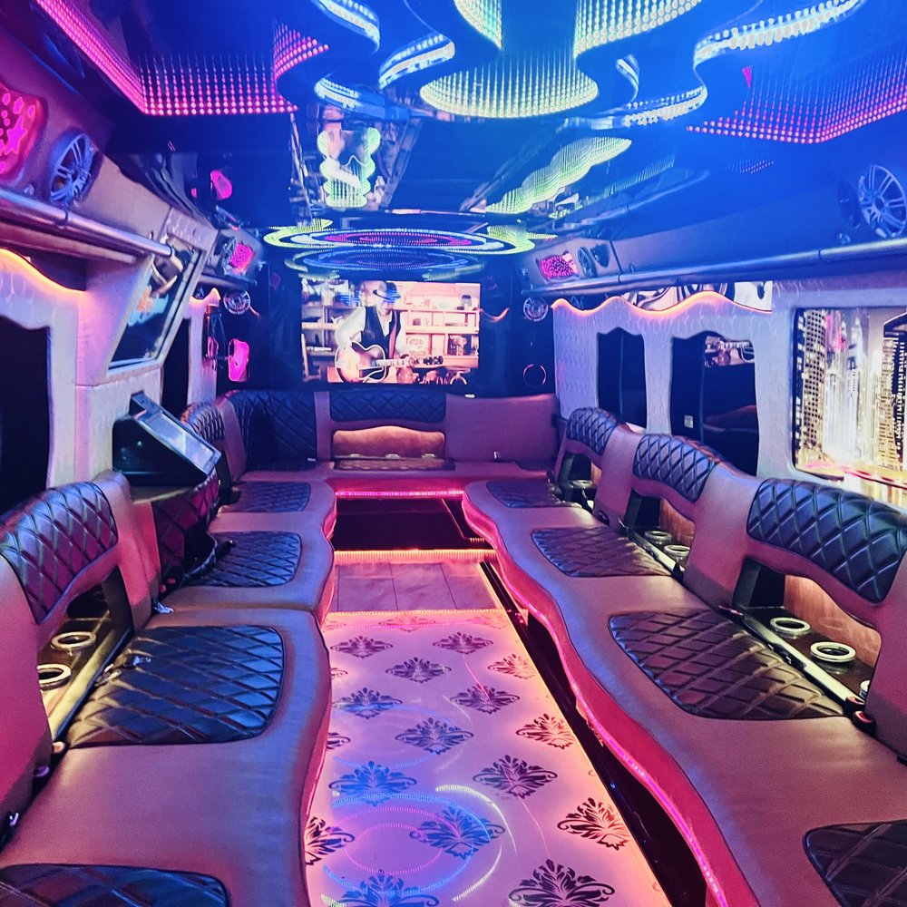 Party Limousine Service: A Luxurious Experience from Start to Finish ...